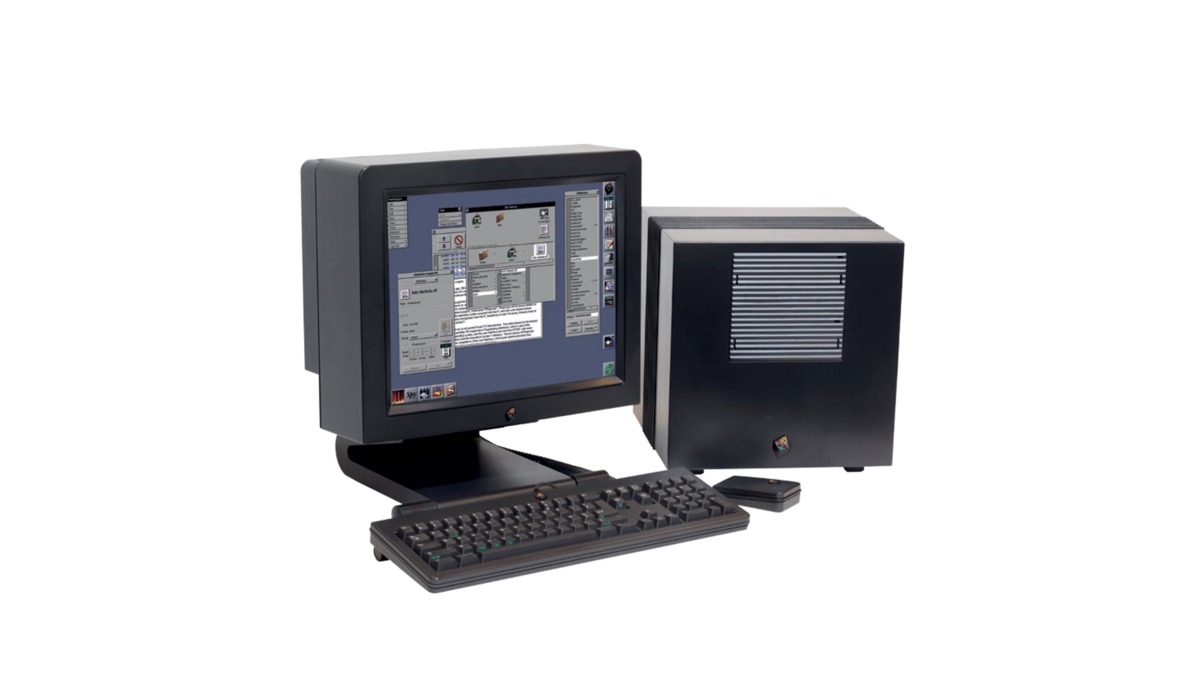 Accadde oggi: Steve Jobs decide di interrompere la produzione dei ...